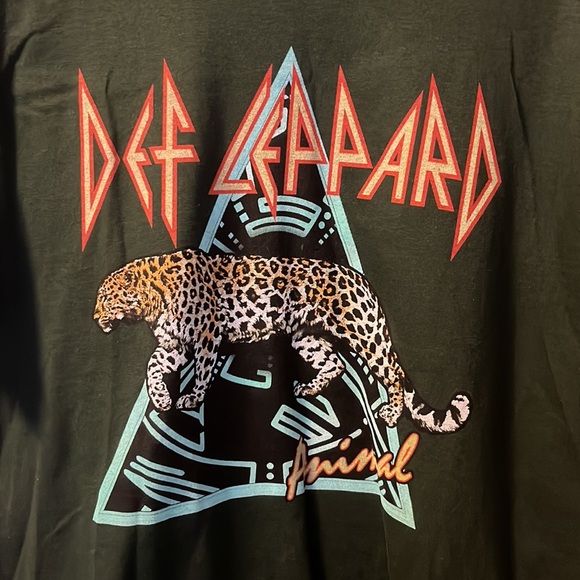 Epic Rights | Shirts | New Def Leppard Animal Tshirt Unisex Medium ...